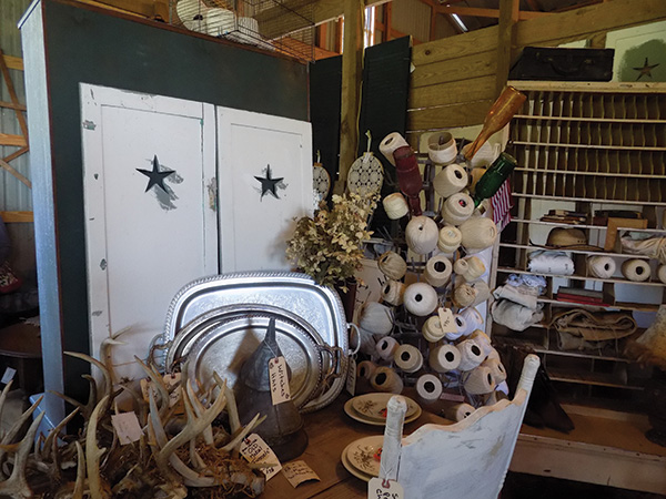 Vintage pickin' barn sale